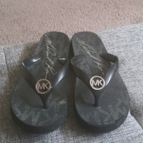 Michael Kors | Shoes | Michael Kors Slippers Still Up For Sale | Poshmark
